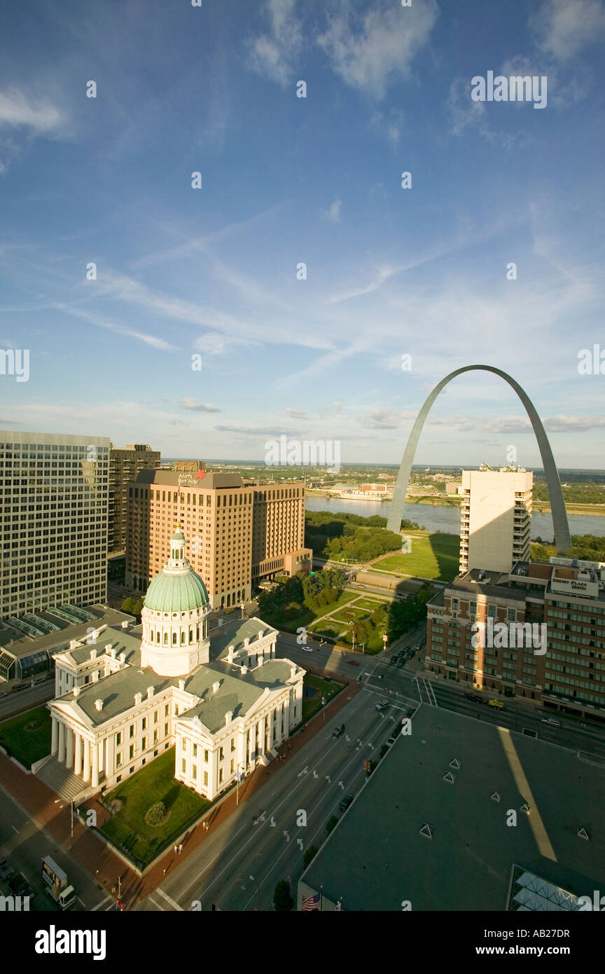 Elevated view of Saint Louis Historical Old Courthouse and Gateway Arch ...