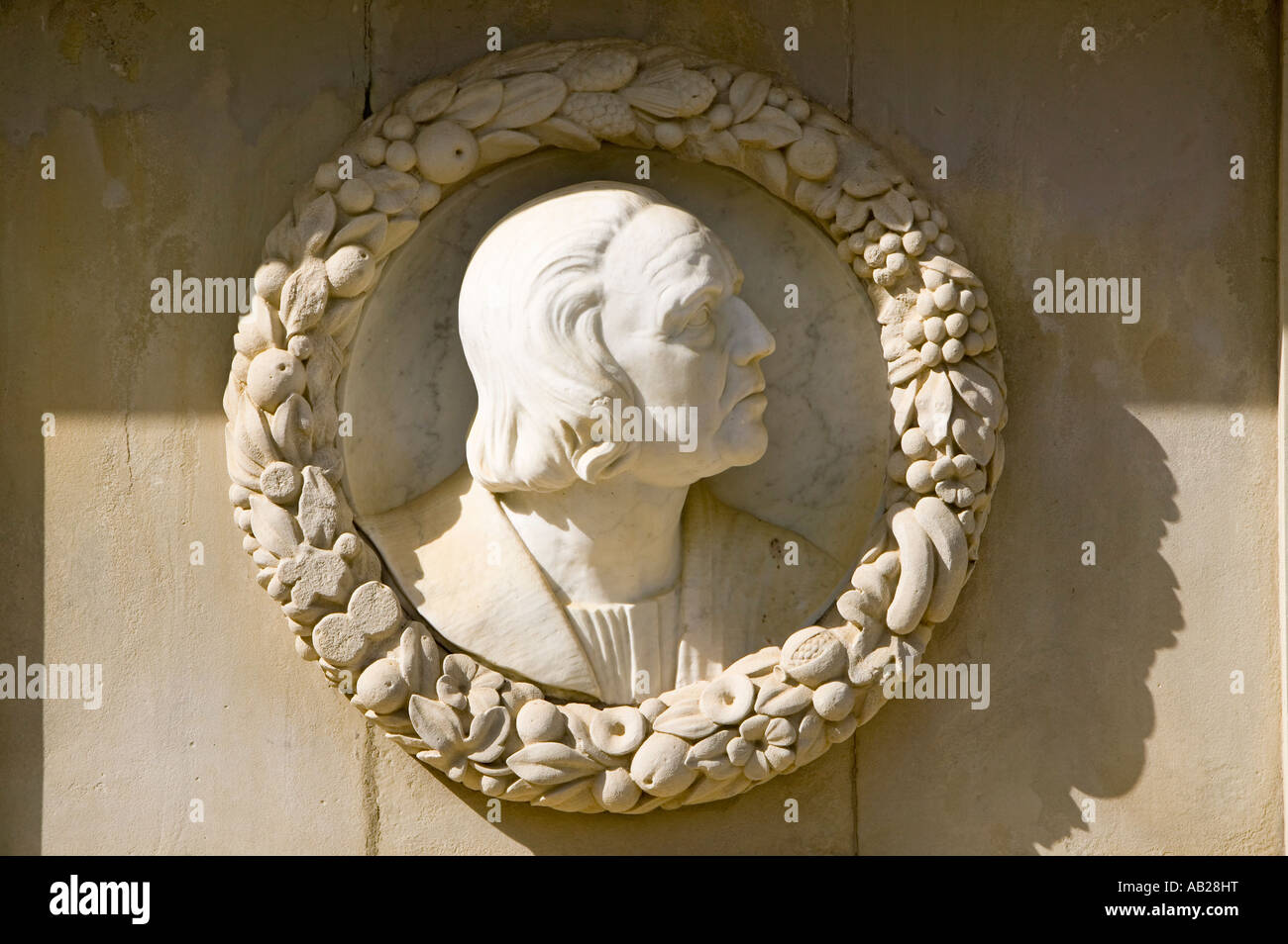 Columbus monument Monumento a Colón an oval sculpture and portrait of ...
