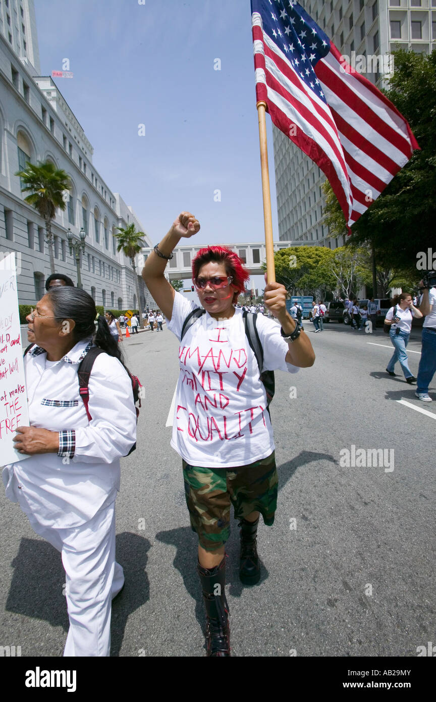 Immigrants with us flag hi-res stock photography and images - Alamy