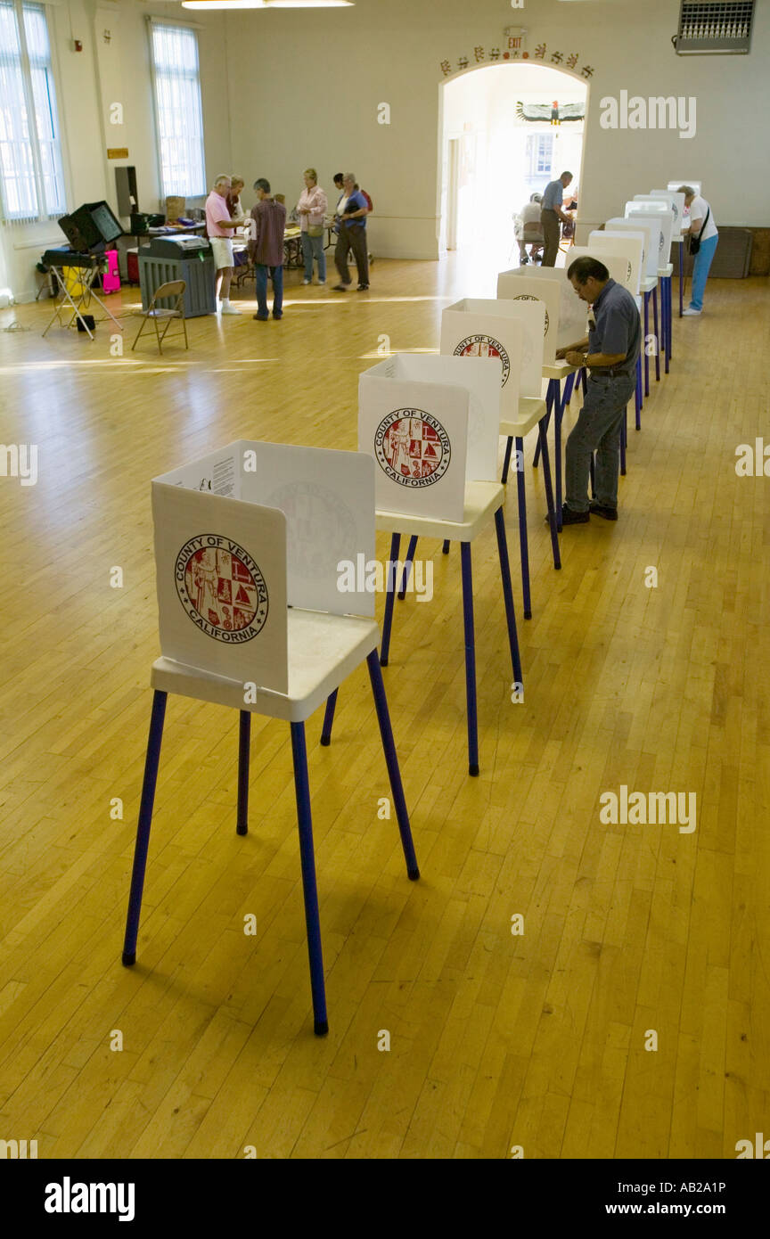 Voting stands for Congressional election November 2006 in Ojai Ventura ...
