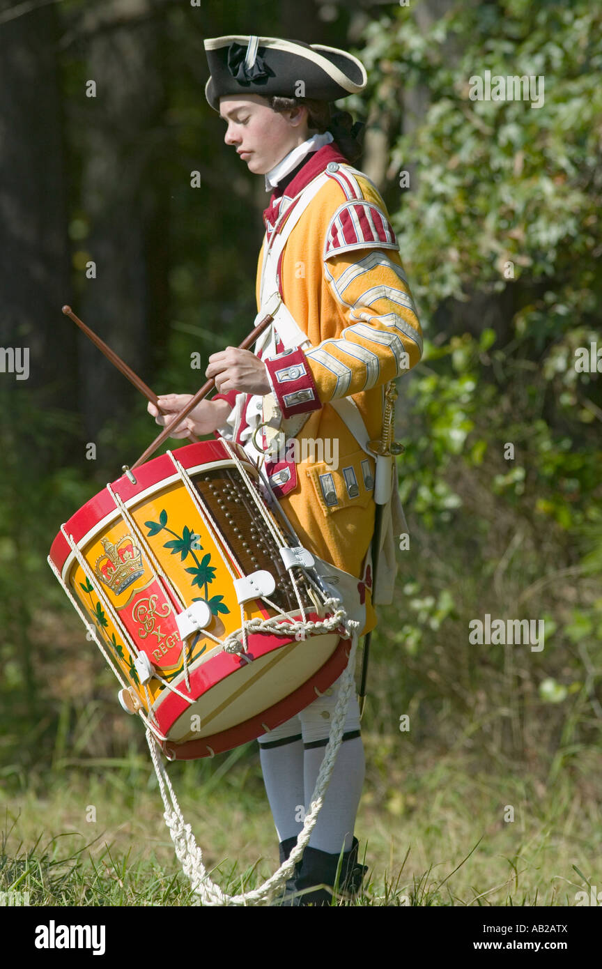 American revolution reenactment drum hi-res stock photography and ...