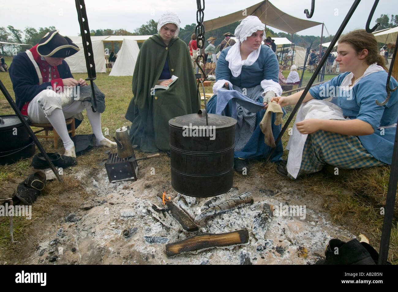 Re enactment of Revolutionary War Encampment demonstrates camp life of ...