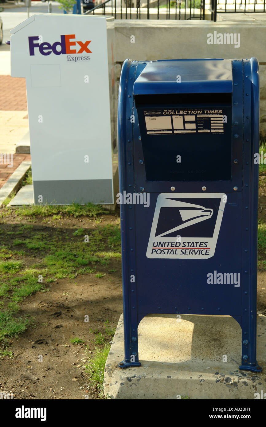 U s post office shipping box hi-res stock photography and images - Alamy