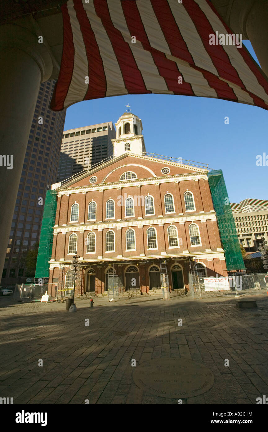 American Flag and historical Faneuil Hall from Revolutionary America in ...