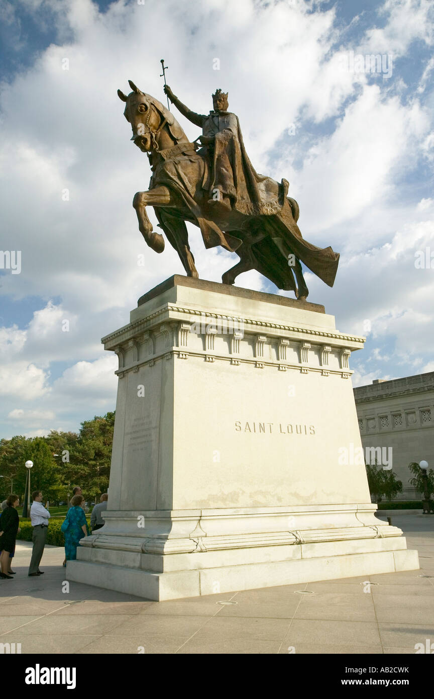 Crusader King Louis IX statue in front of the Saint Louis Art Museum in ...