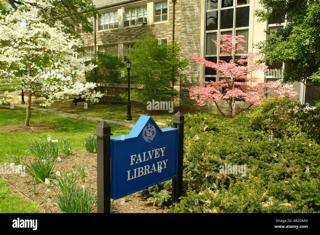 Villanova university sign hi-res stock photography and images - Alamy