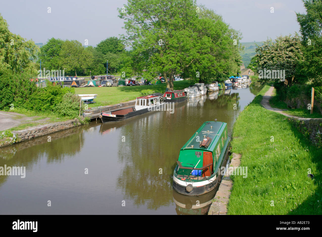 Marple canal hi-res stock photography and images - Alamy