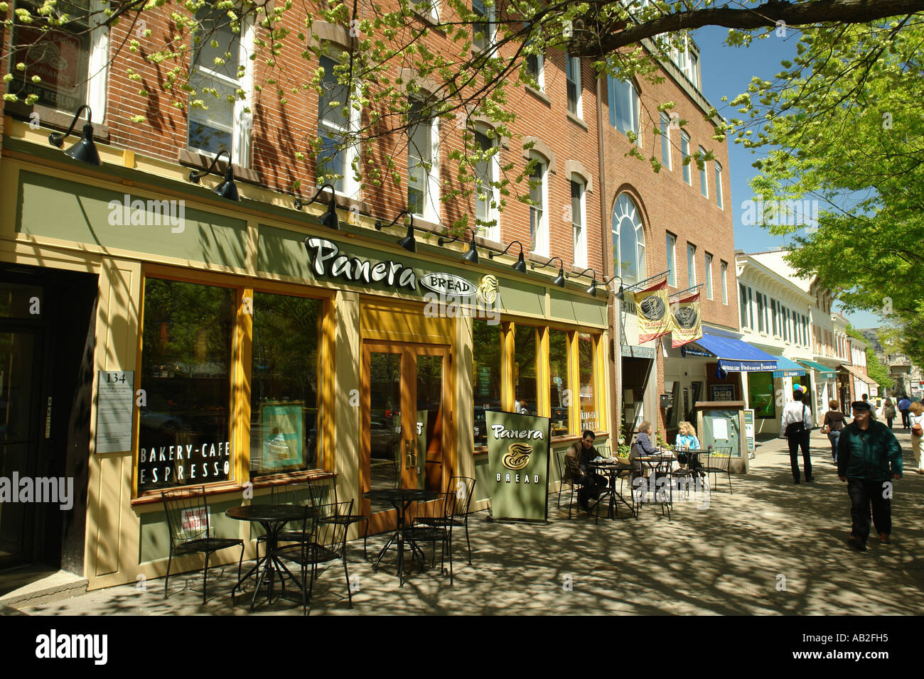 Nassau street princeton new jersey hi-res stock photography and images ...