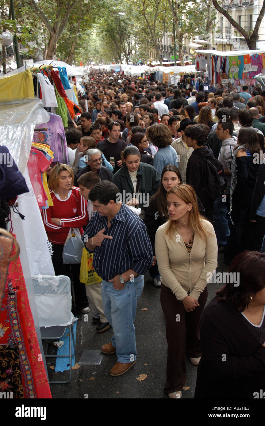 El Rastro Sunday flea market Madrid Spain Stock Photo - Alamy