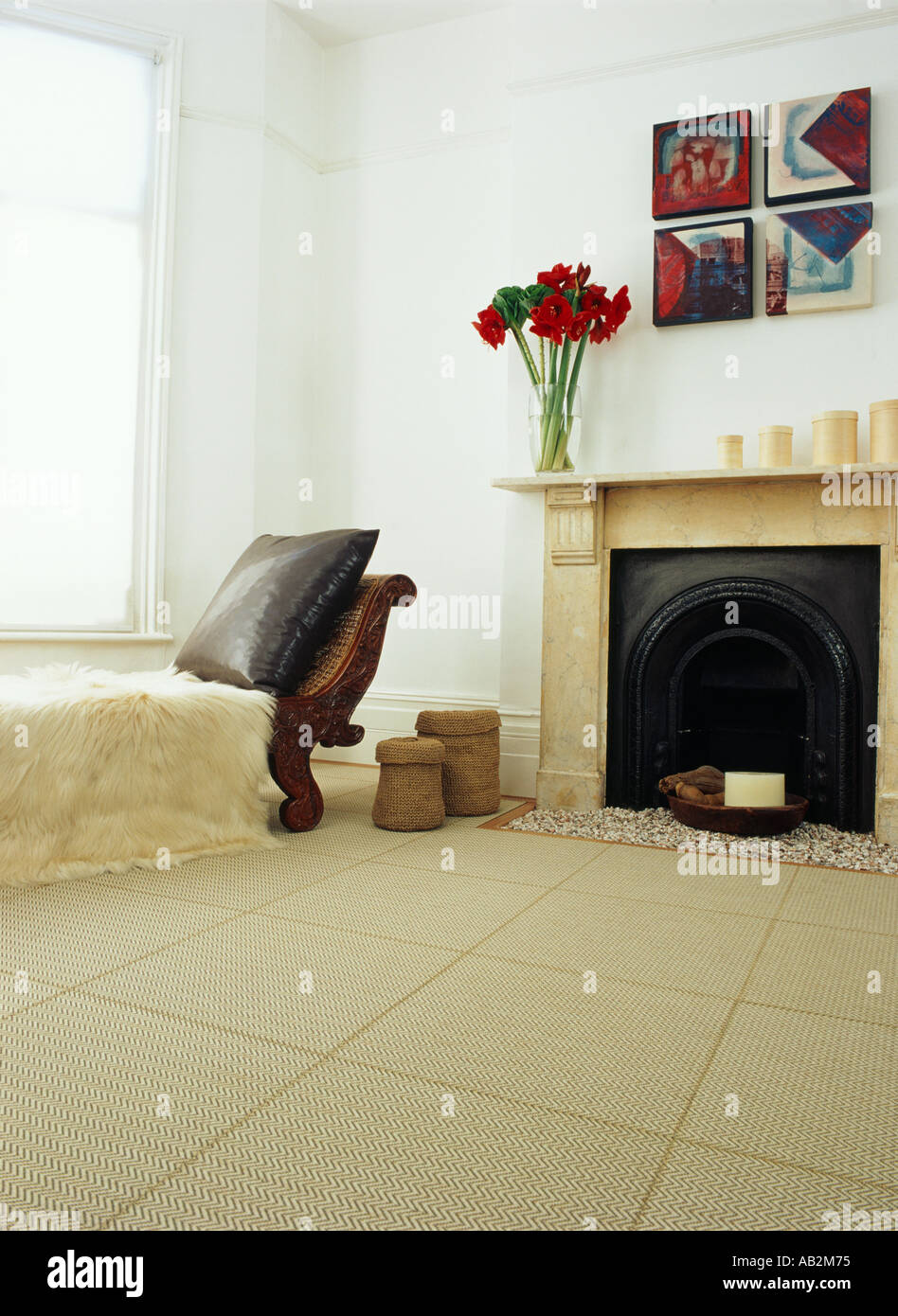 Interior lounge area with traditional fireplace Stock Photo - Alamy