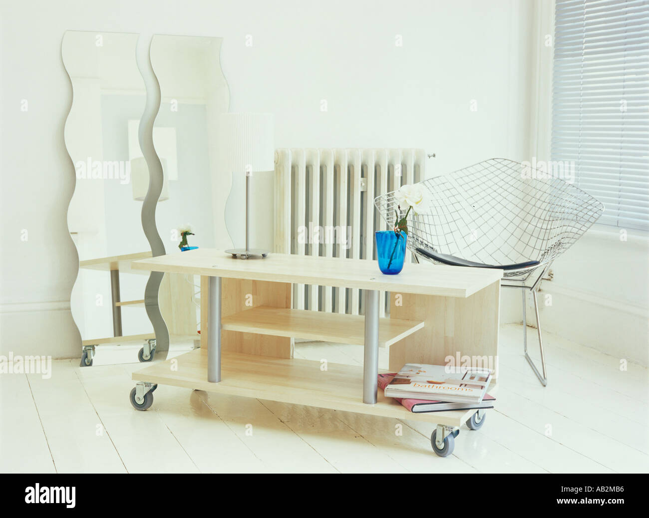 House modern 90s hi-res stock photography and images - Alamy