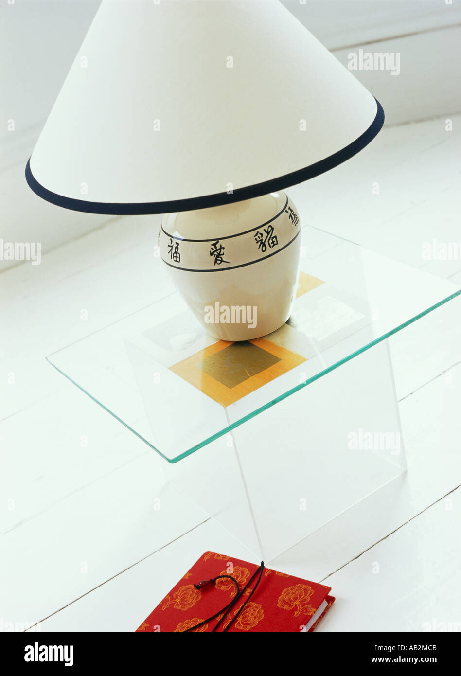 Glass edge table hi-res stock photography and images - Alamy