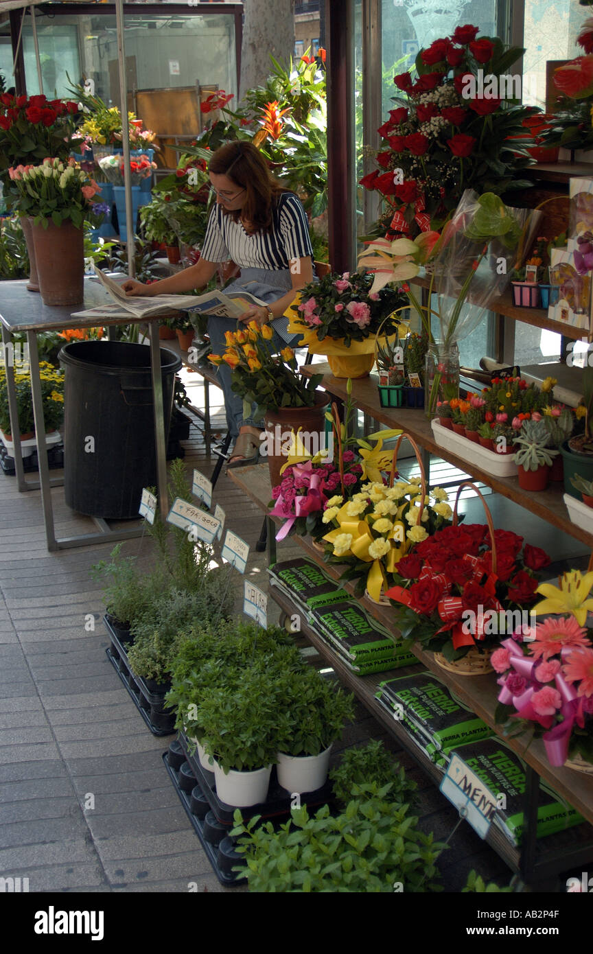 Catalan flower stall hi-res stock photography and images - Alamy