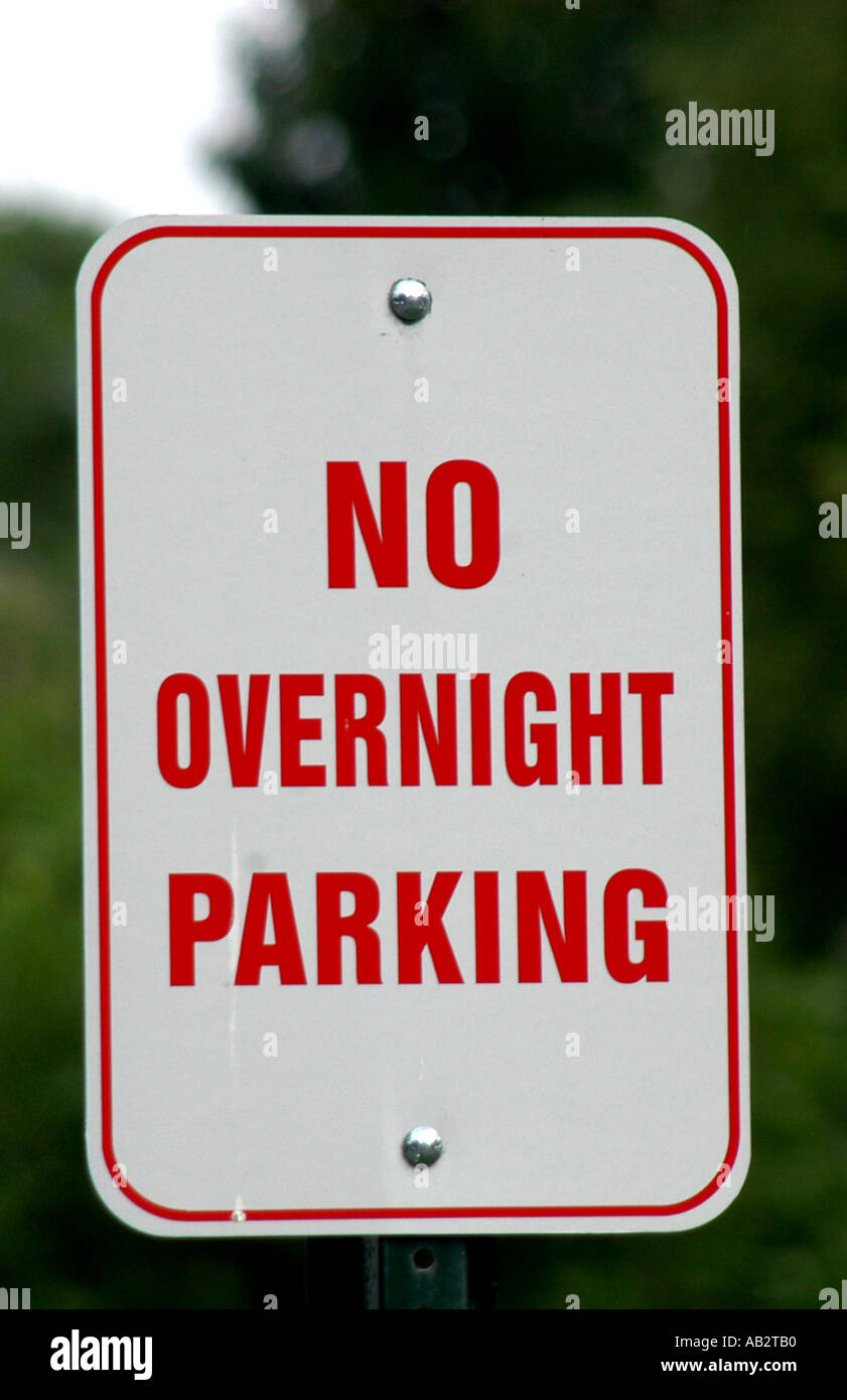 no overnight parking sign Stock Photo - Alamy