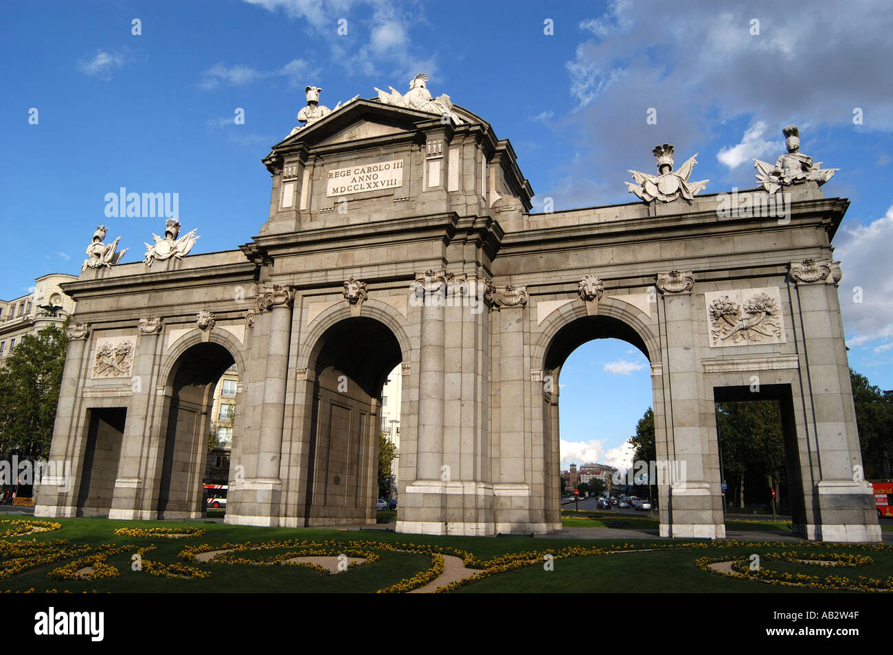 Alcala Arch in Plaza de la Independencia Madrid Spain Stock Photo - Alamy