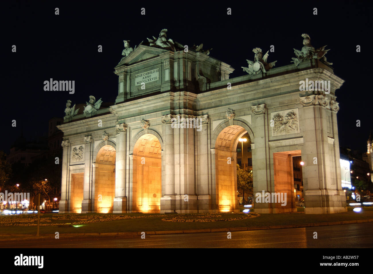 Alcala Arch in Plaza de la Independencia at night Madrid Spain Stock ...