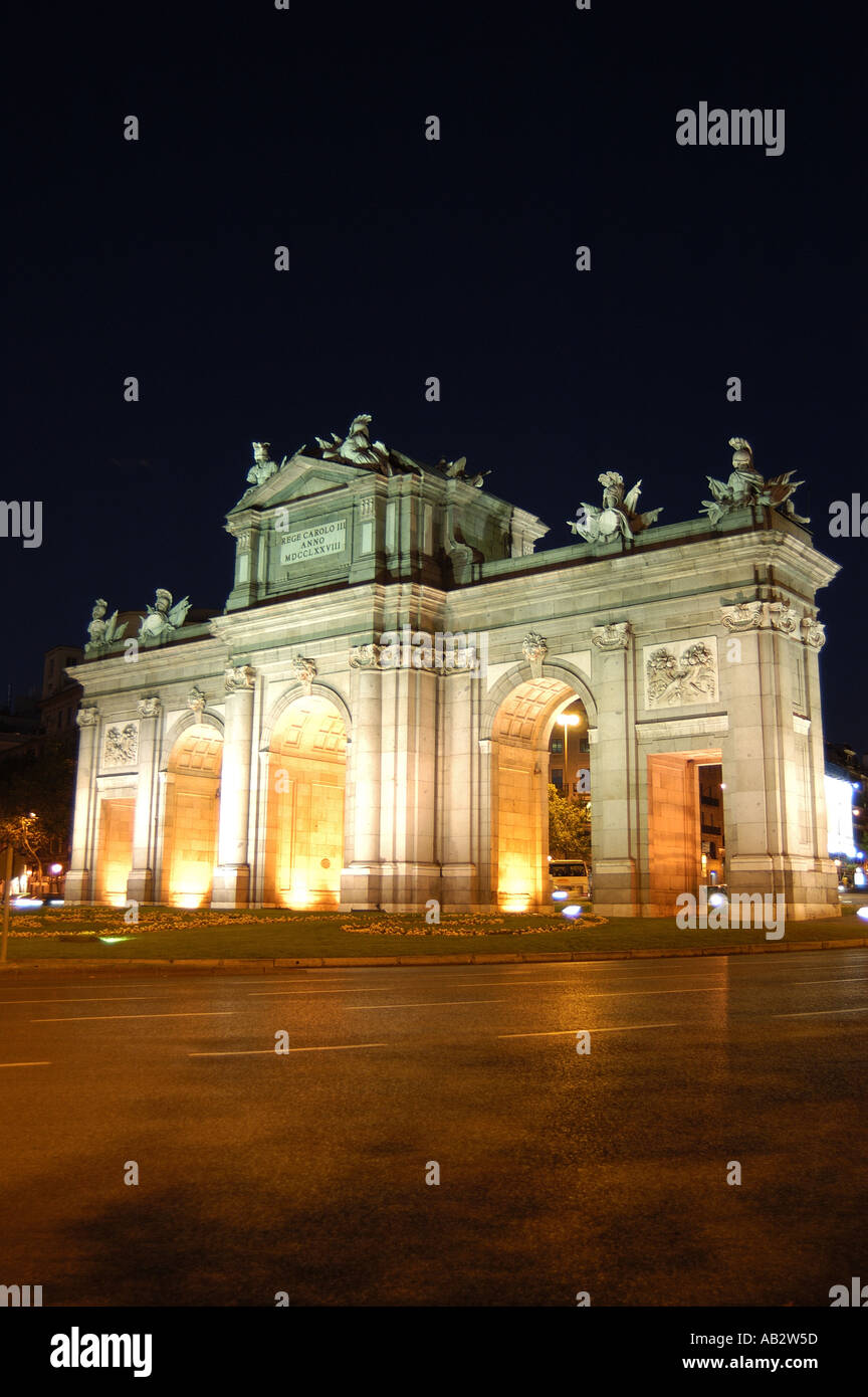 Alcala Arch in Plaza de la Independencia at night Madrid Spain Stock ...