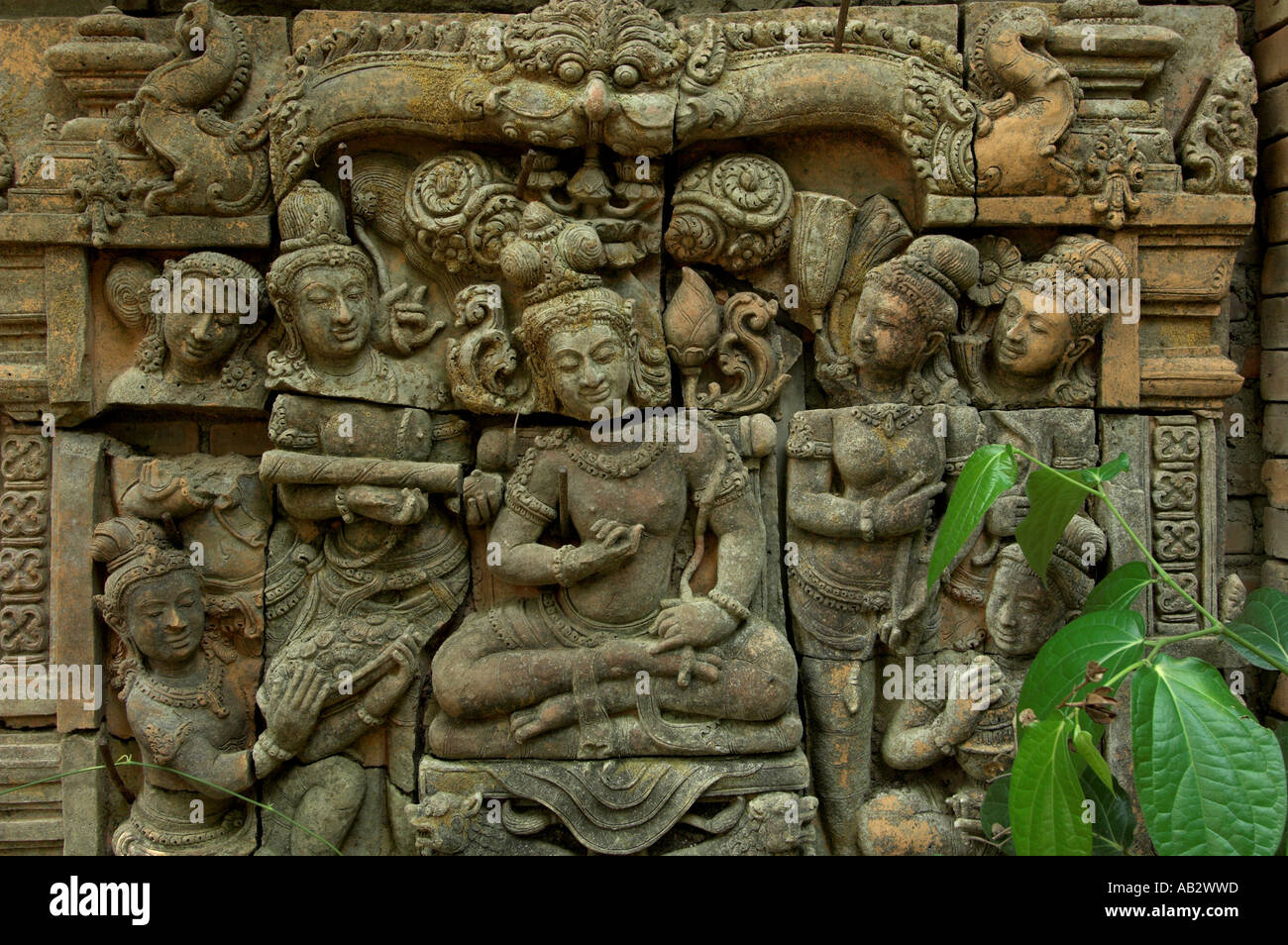 terracota statues and sculptures Stock Photo - Alamy