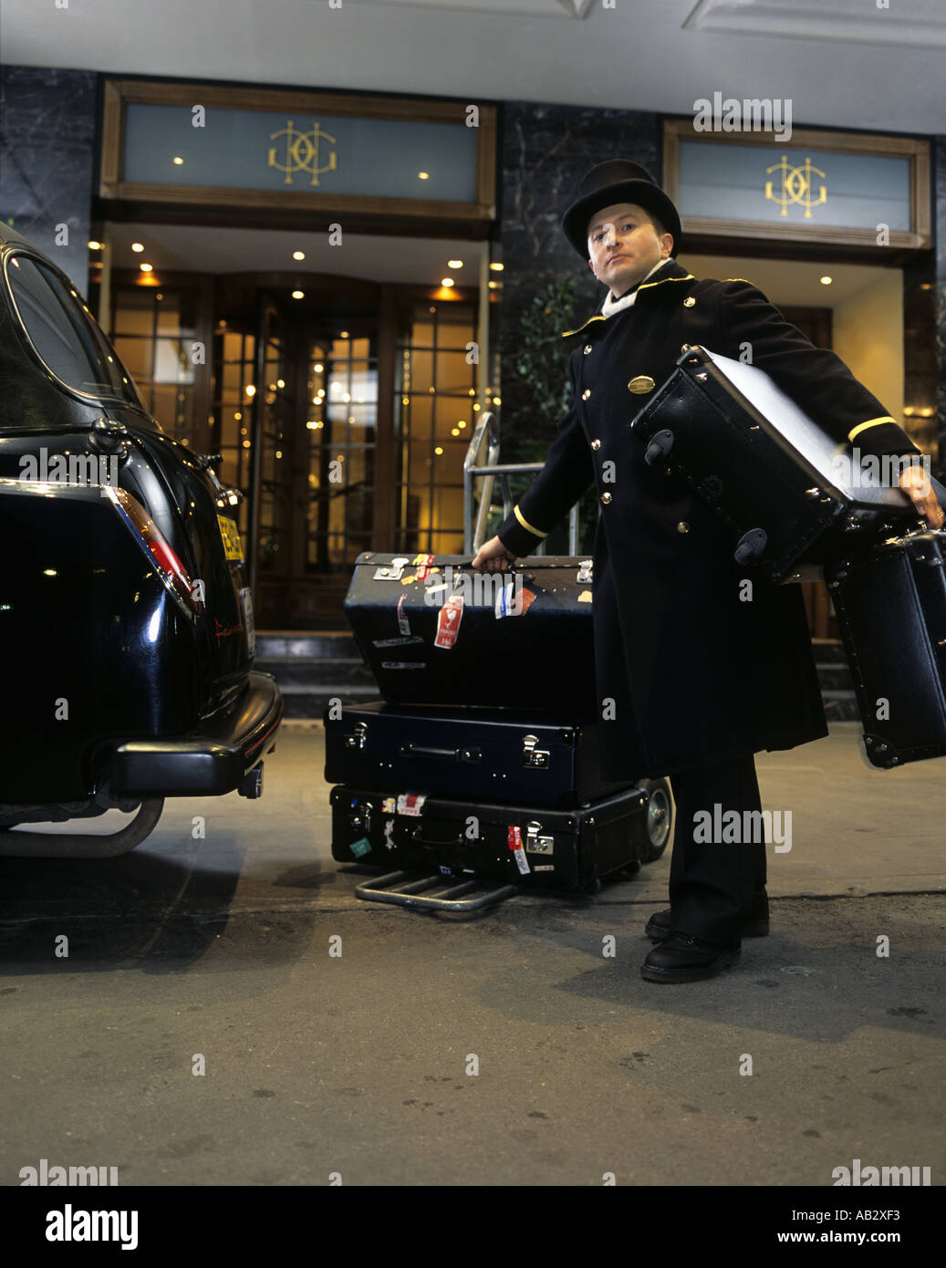Baggage porter hi-res stock photography and images - Alamy