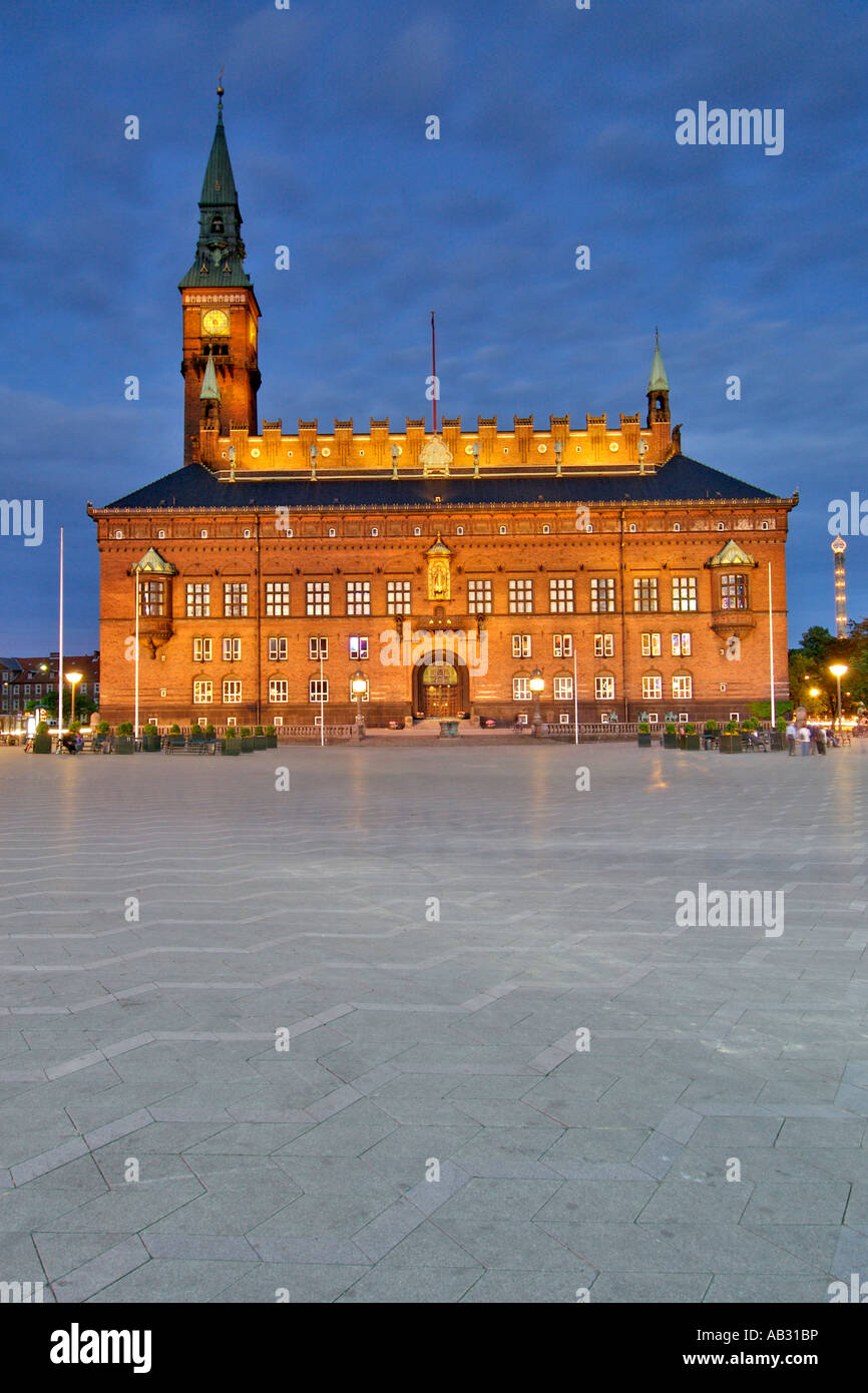 The Radhus Pladsen (Copenhagen's city hall and plaza) at dusk Stock ...