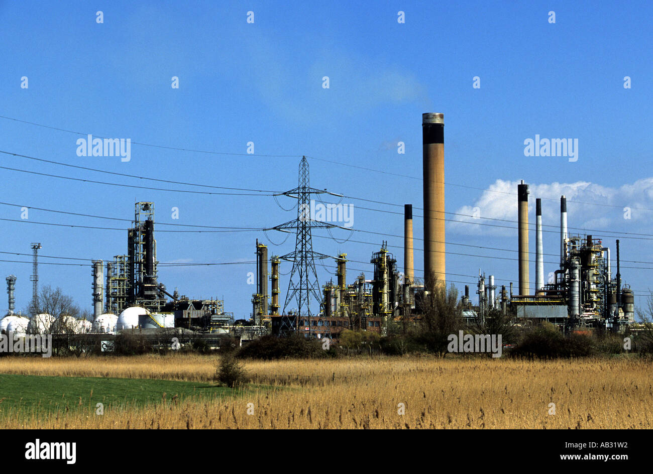 Petroplus oil refinery and gas-fired power station, Coryton, Stanford ...