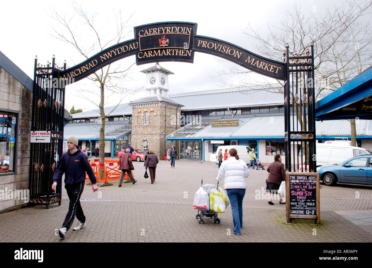 Bilingual Welsh English language sign at entrance to Carmarthen ...