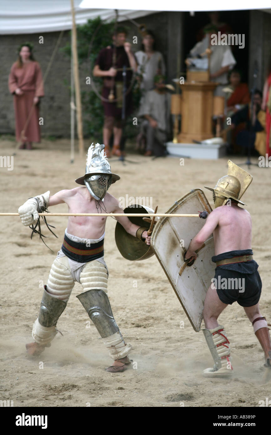 Gladiators hi-res stock photography and images - Alamy