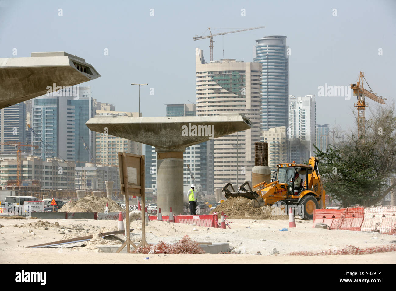 ARE, United Arab Emirates, Dubai: Construction site of Dubai Metro ...