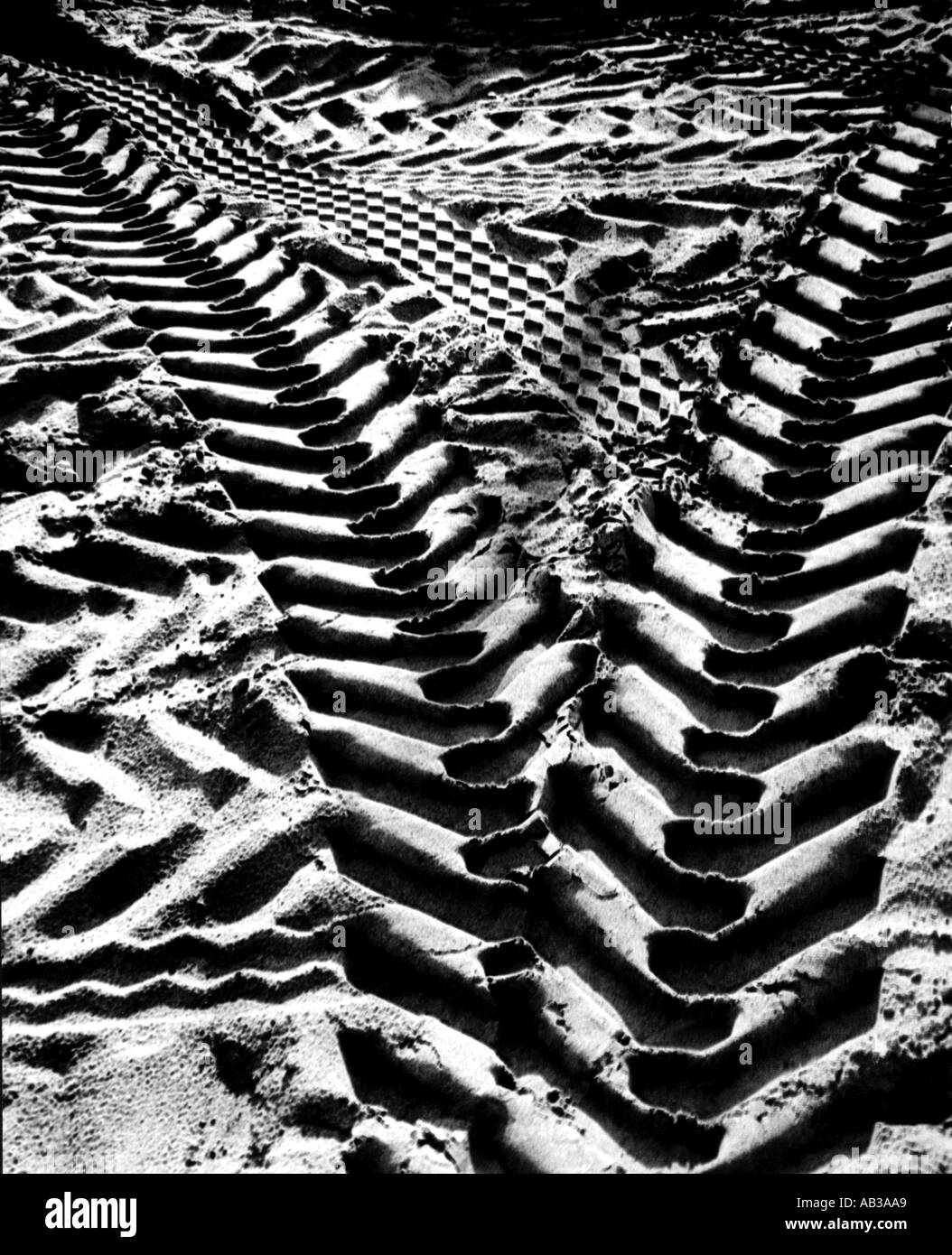 Abstract tire pattern in black and white 3 dimensional Stock Photo - Alamy