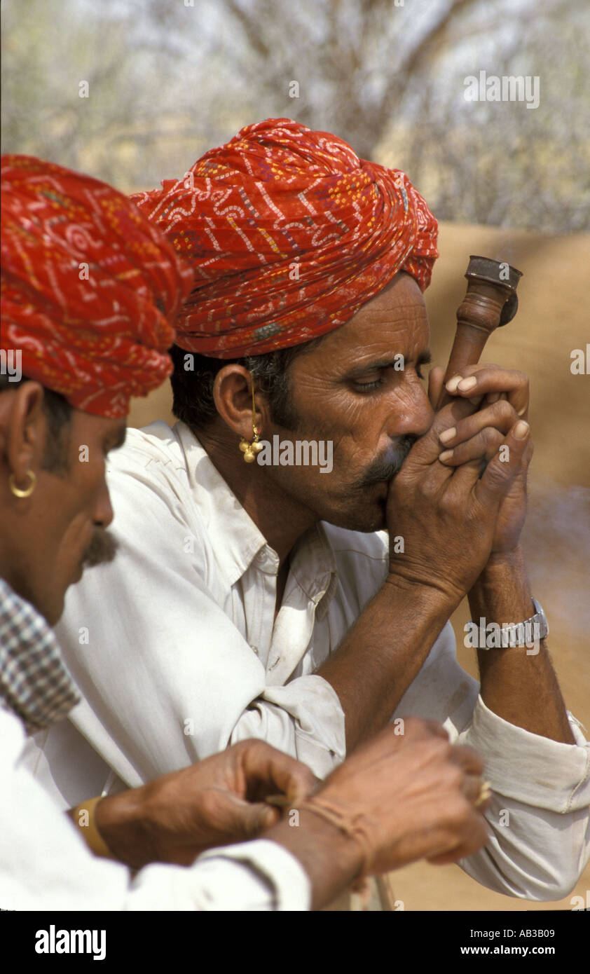 In the Thar Desert of Rajasthan there are small villages like this one ...