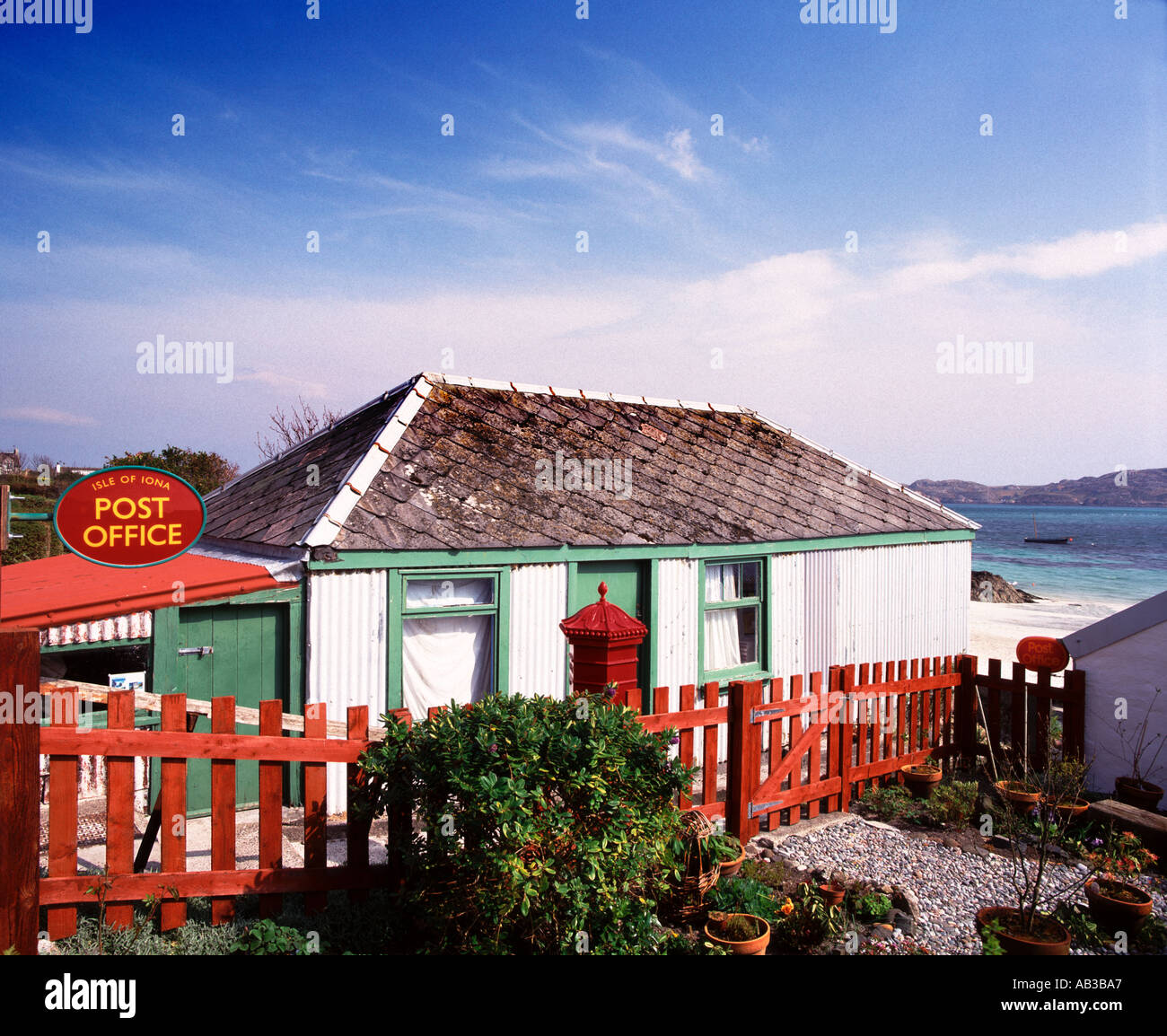 Mull post box hi-res stock photography and images - Alamy