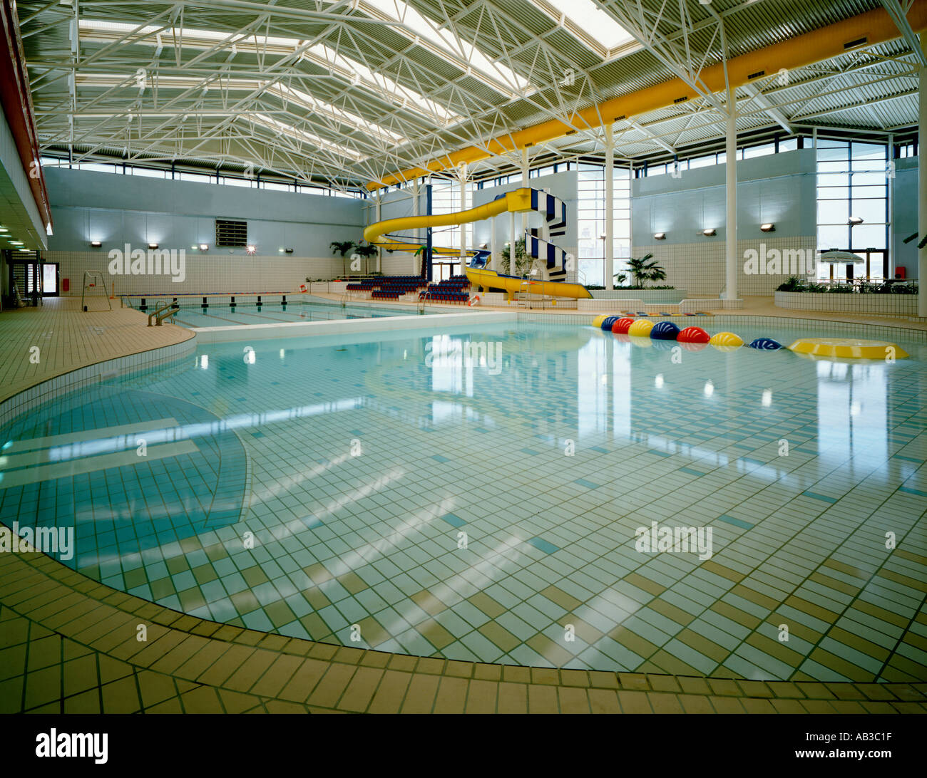indoor swimming pool in leisure centre Stock Photo - Alamy