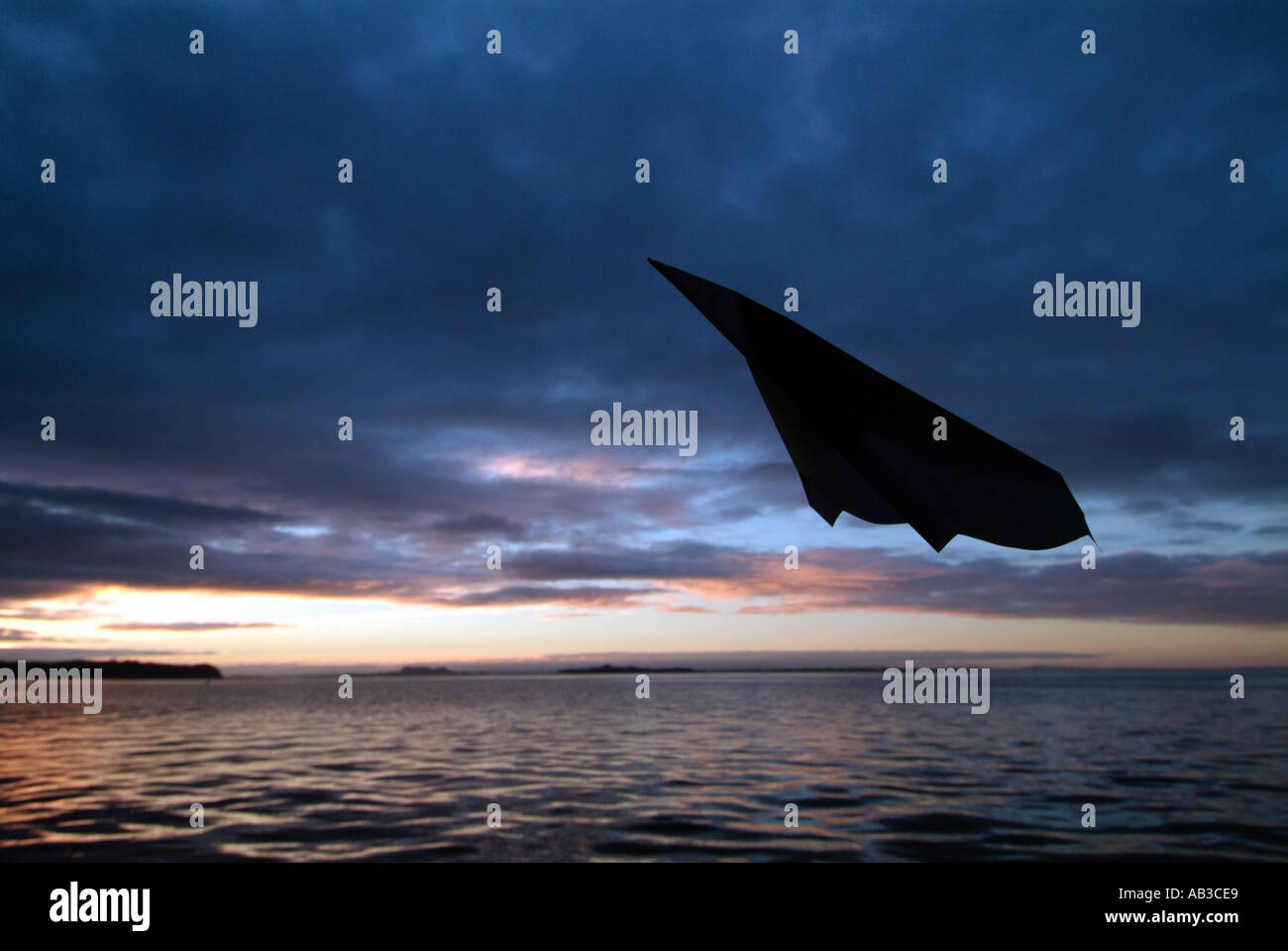 Concorde on final hi-res stock photography and images - Alamy