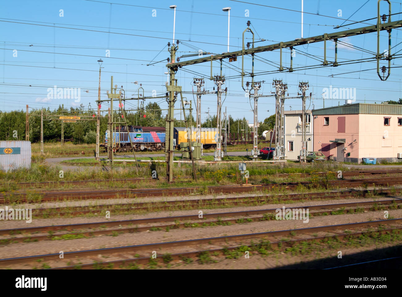 Overhead powerlines railway hi-res stock photography and images - Alamy