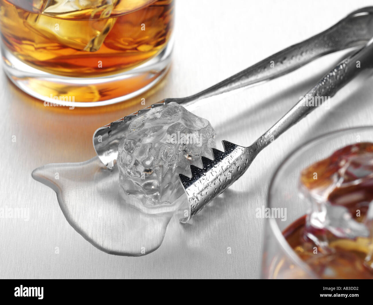 Ice tongs hi-res stock photography and images - Alamy