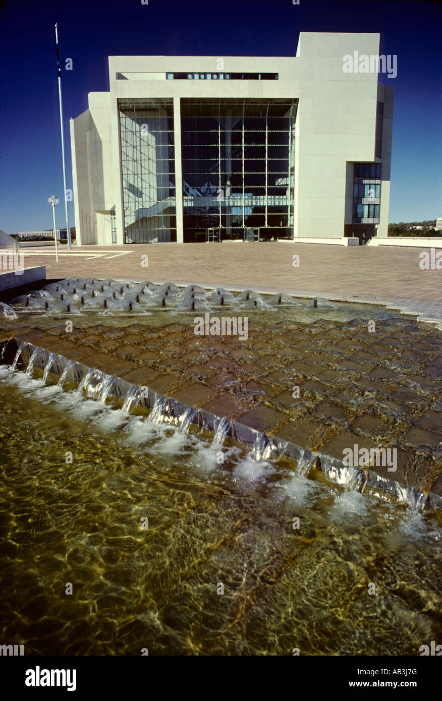 Australian High Court over looking Lake Burley Griffin Canberra ...