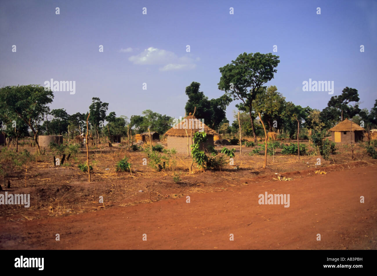 Mud huts in rural southern Chad near Kome and Doba Stock Photo - Alamy