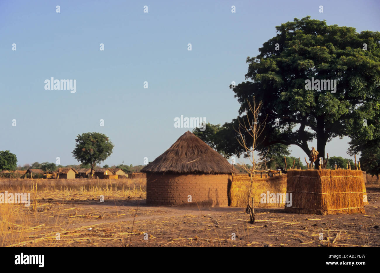 Rural huts south africa hi-res stock photography and images - Alamy