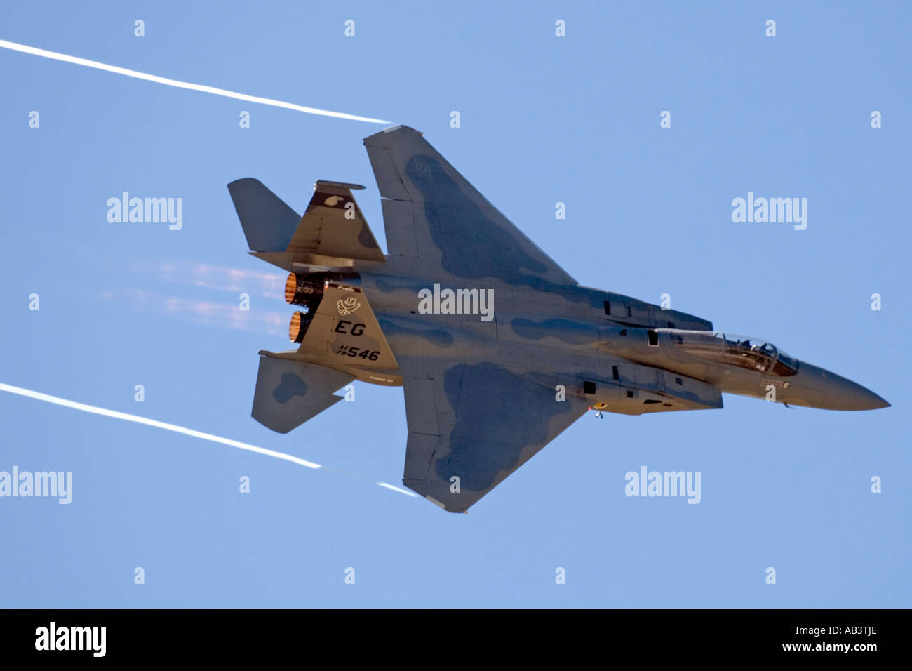An F-15 Eagle Roars Overhead Stock Photo - Alamy