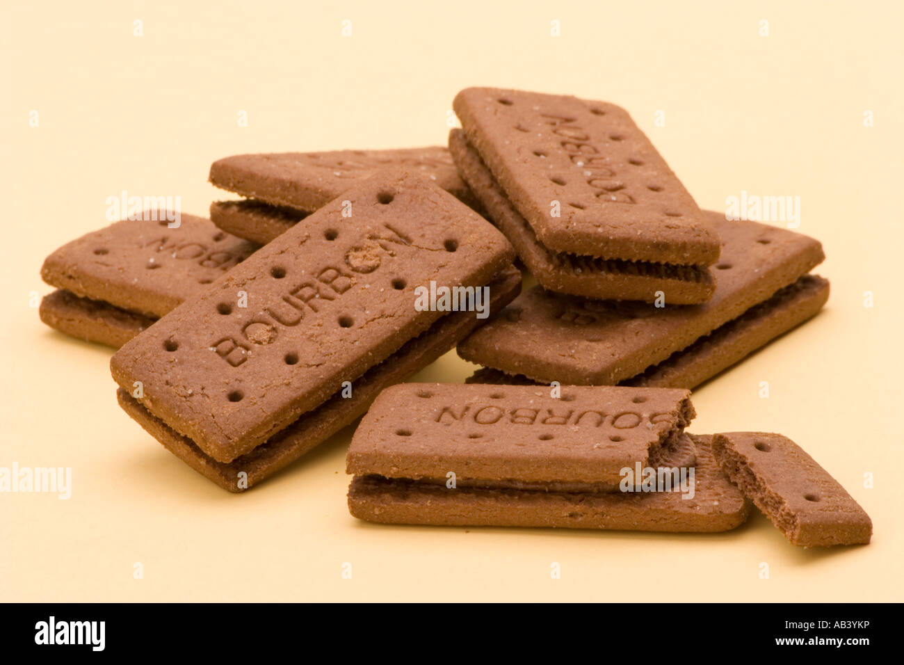 Bourbon biscuits hi-res stock photography and images - Alamy