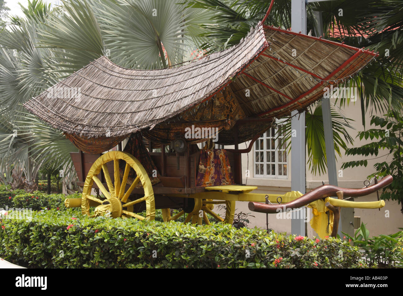 Bullock cart hi-res stock photography and images - Alamy