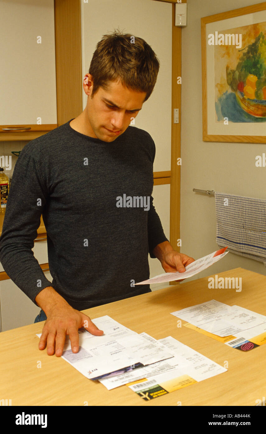 Sorting bills hi-res stock photography and images - Alamy