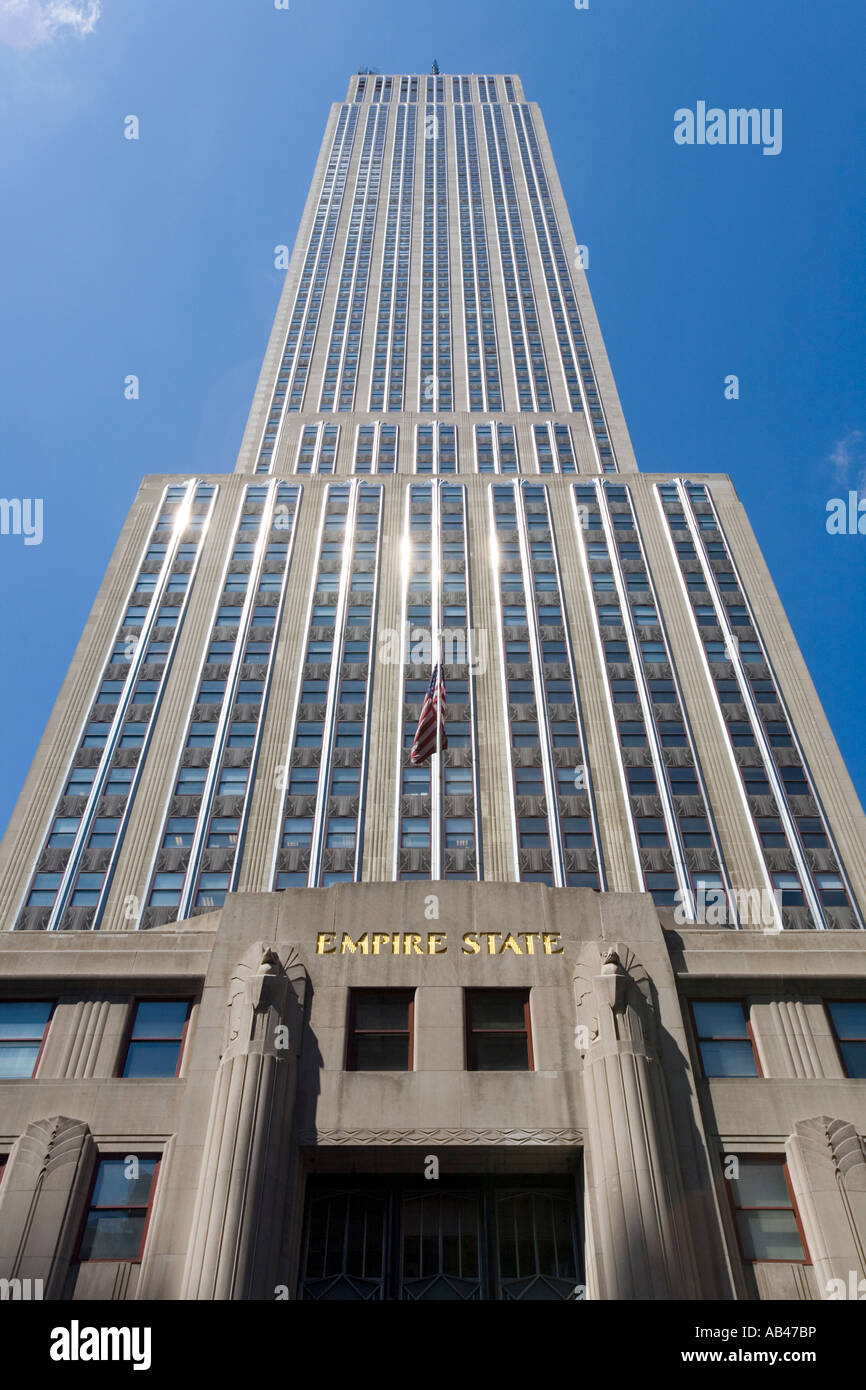A street view of New York's Empire State Building Stock Photo - Alamy