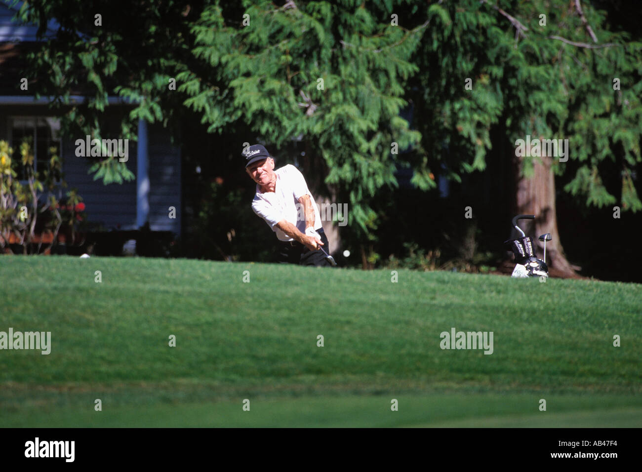 Golf course home hi-res stock photography and images - Alamy