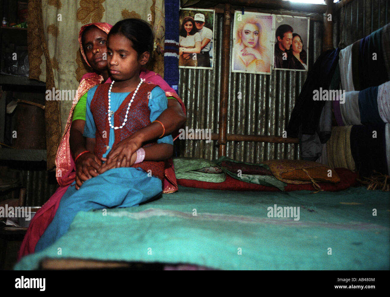 Bangladesh family home poor hi-res stock photography and images - Alamy