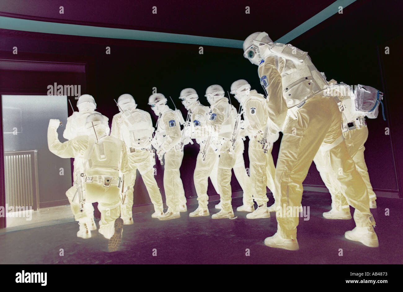 Police policeman policemen swat team hi-res stock photography and ...