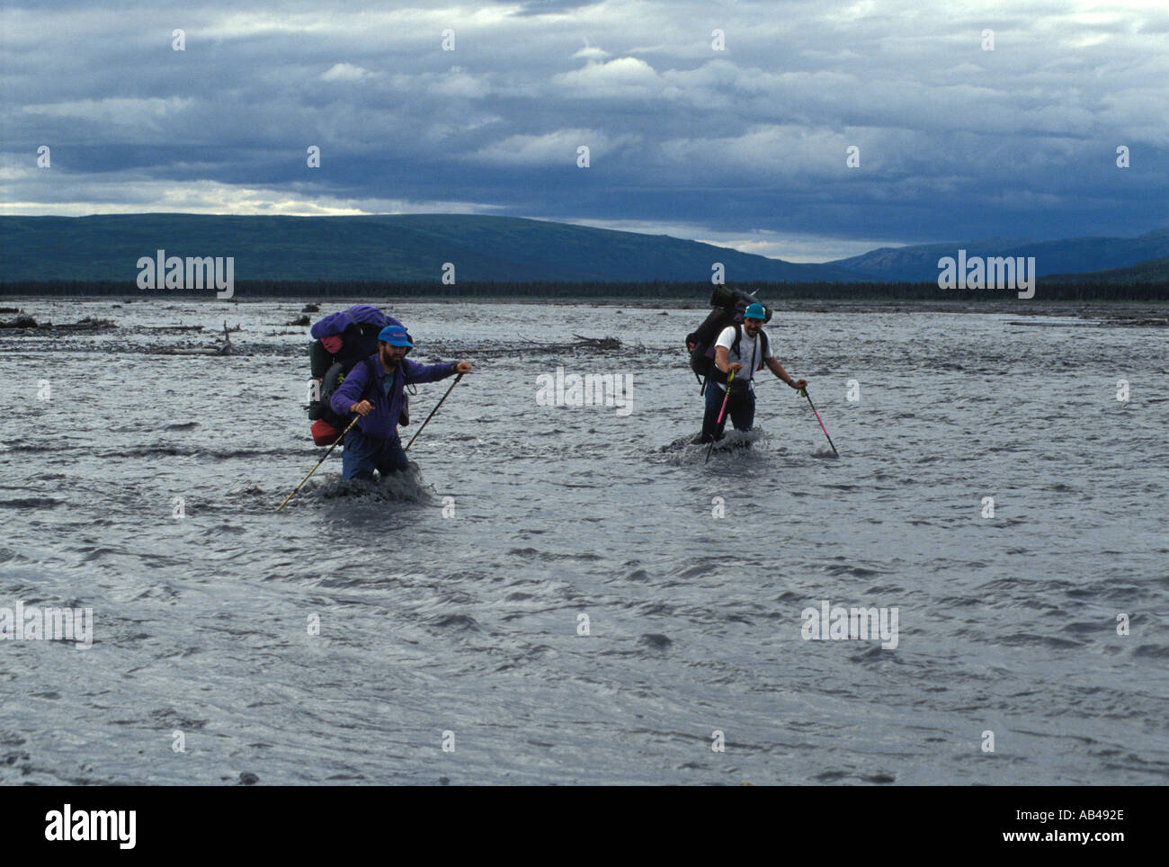 Mountain hike in the Denali Range nordern wilderness Mt Silverthrone ...