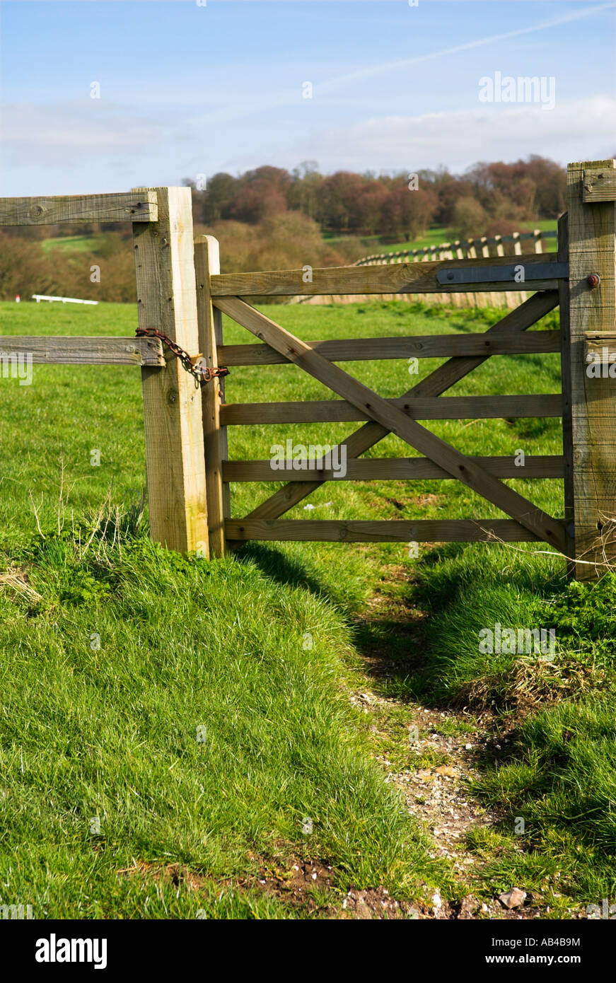 Wooden fence berkshire hi-res stock photography and images - Alamy