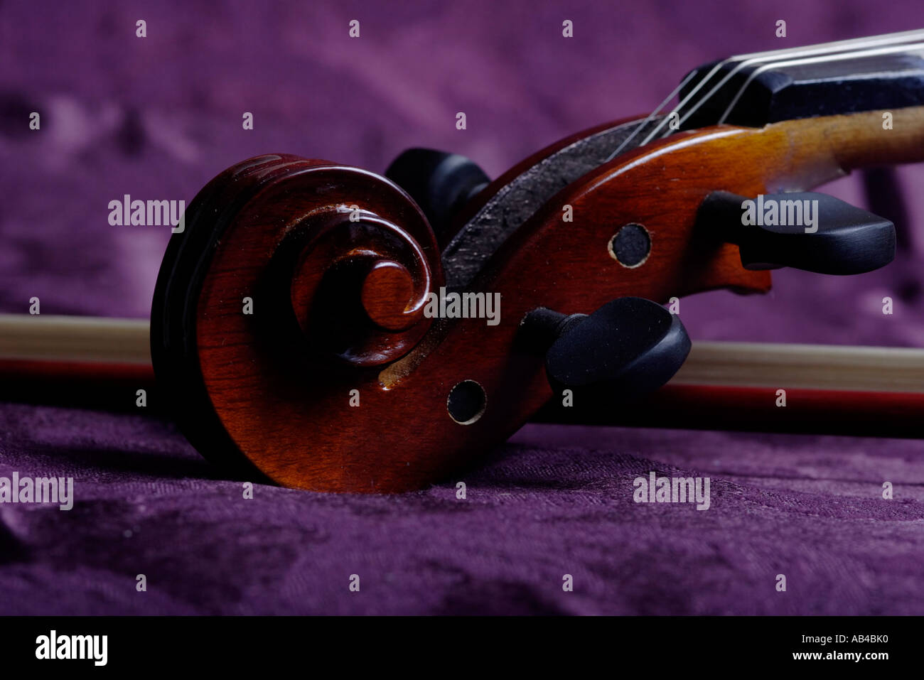 scroll of violin Stock Photo - Alamy