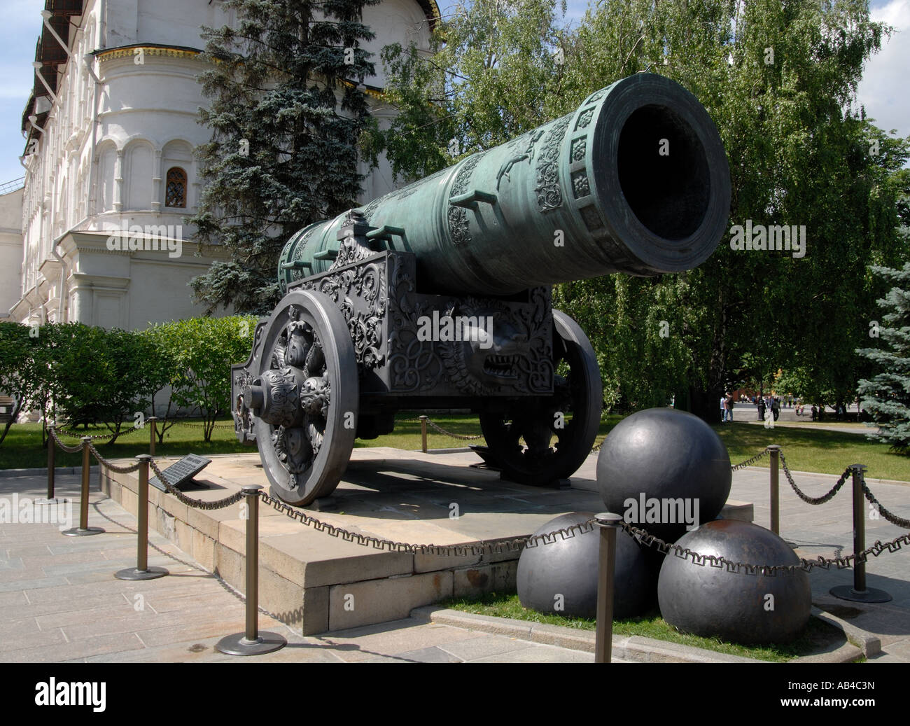 Giant cannon hi-res stock photography and images - Alamy